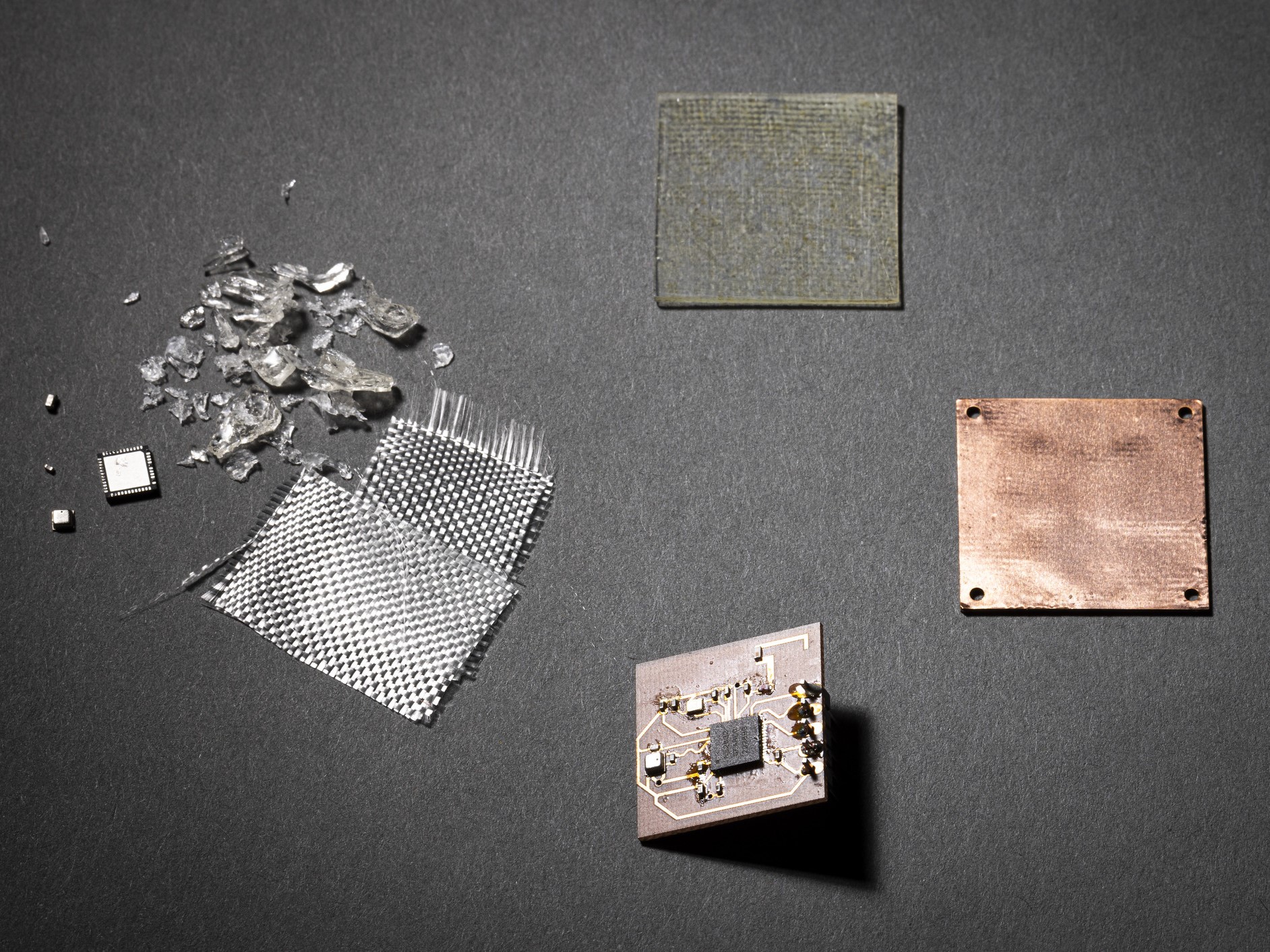 Recyclable vitrimer-based PCB